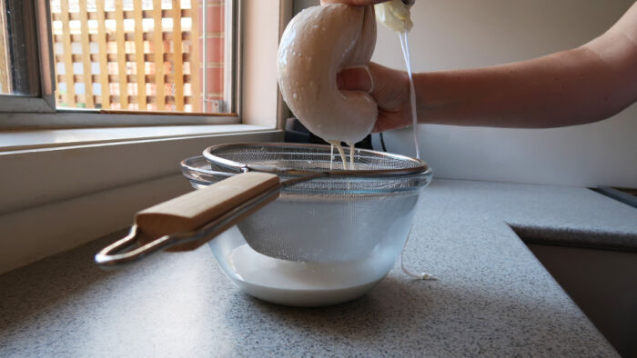 How to make almond milk from scratch