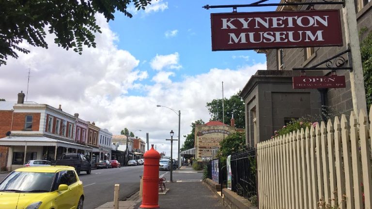 Travel guide to Seymour, Victoria: things to do, accommodation, attractions