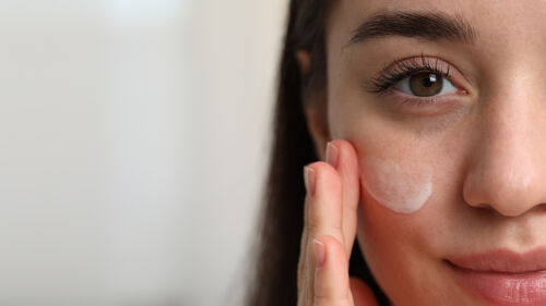 What is hydroquinone and how does it help your skin? - SHE DEFINED