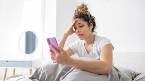 Dating app fatigue: Why women are walking away from swiping - SHE DEFINED